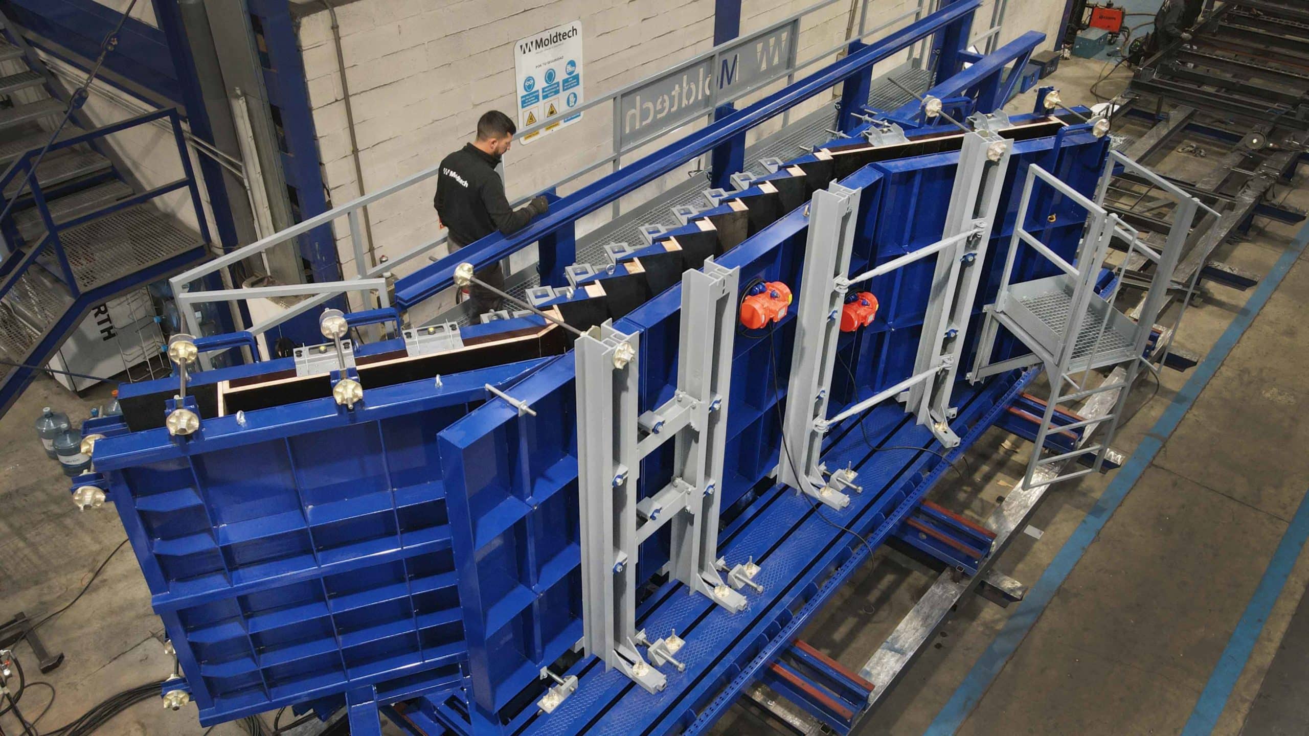 Adjustable Mould | Dimensions for a Staircase | Moldtech