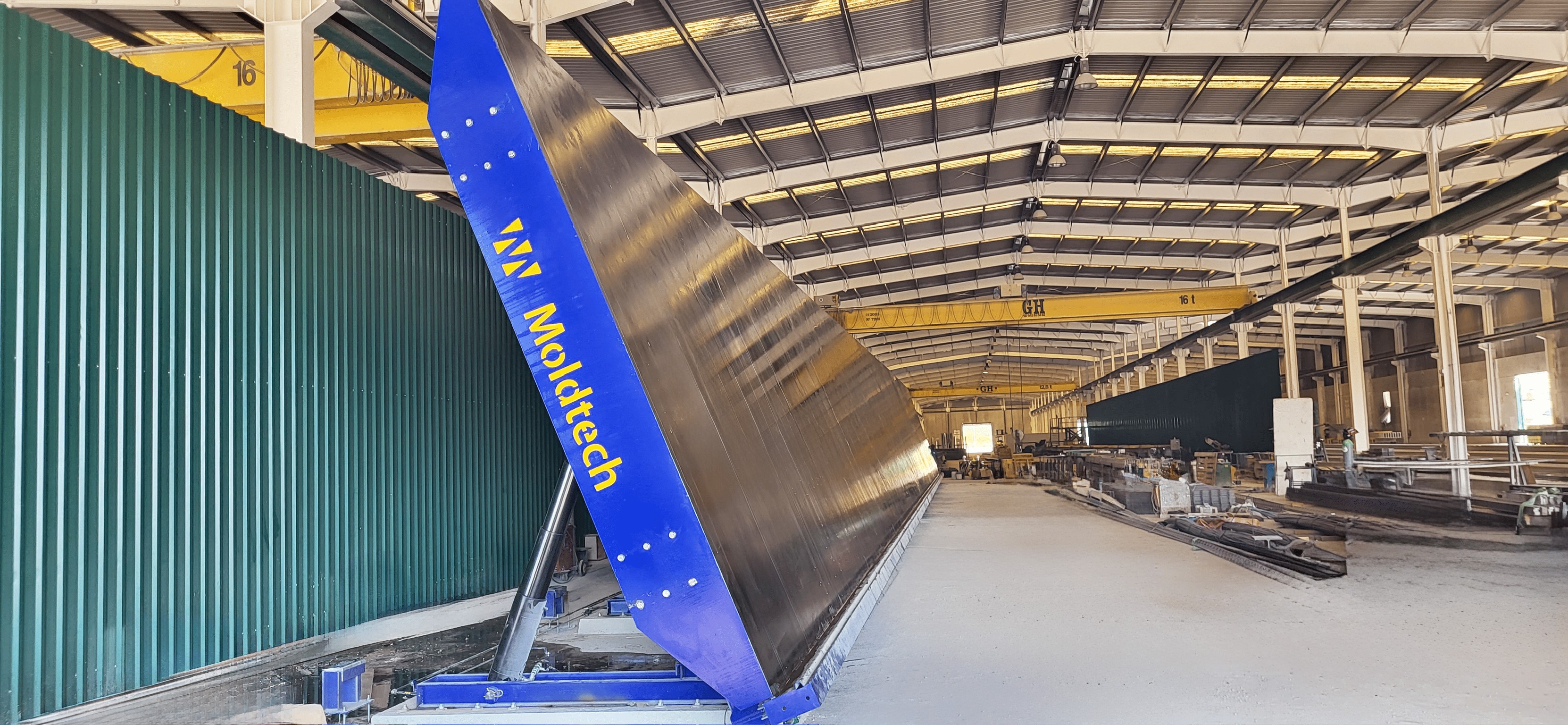 TILTING TABLE 50X4.2M - Moldtech